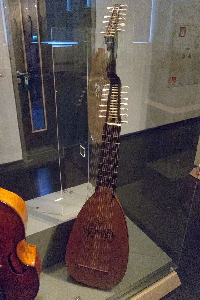 Теорба — Рувики: Интернет-энциклопедия