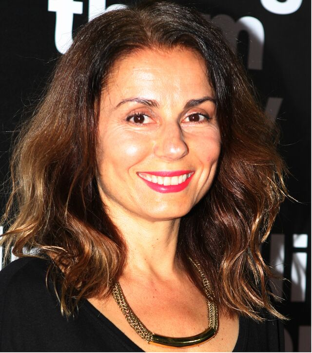 Кустас Мэри, биография и творческие достижения — РУВИКИ